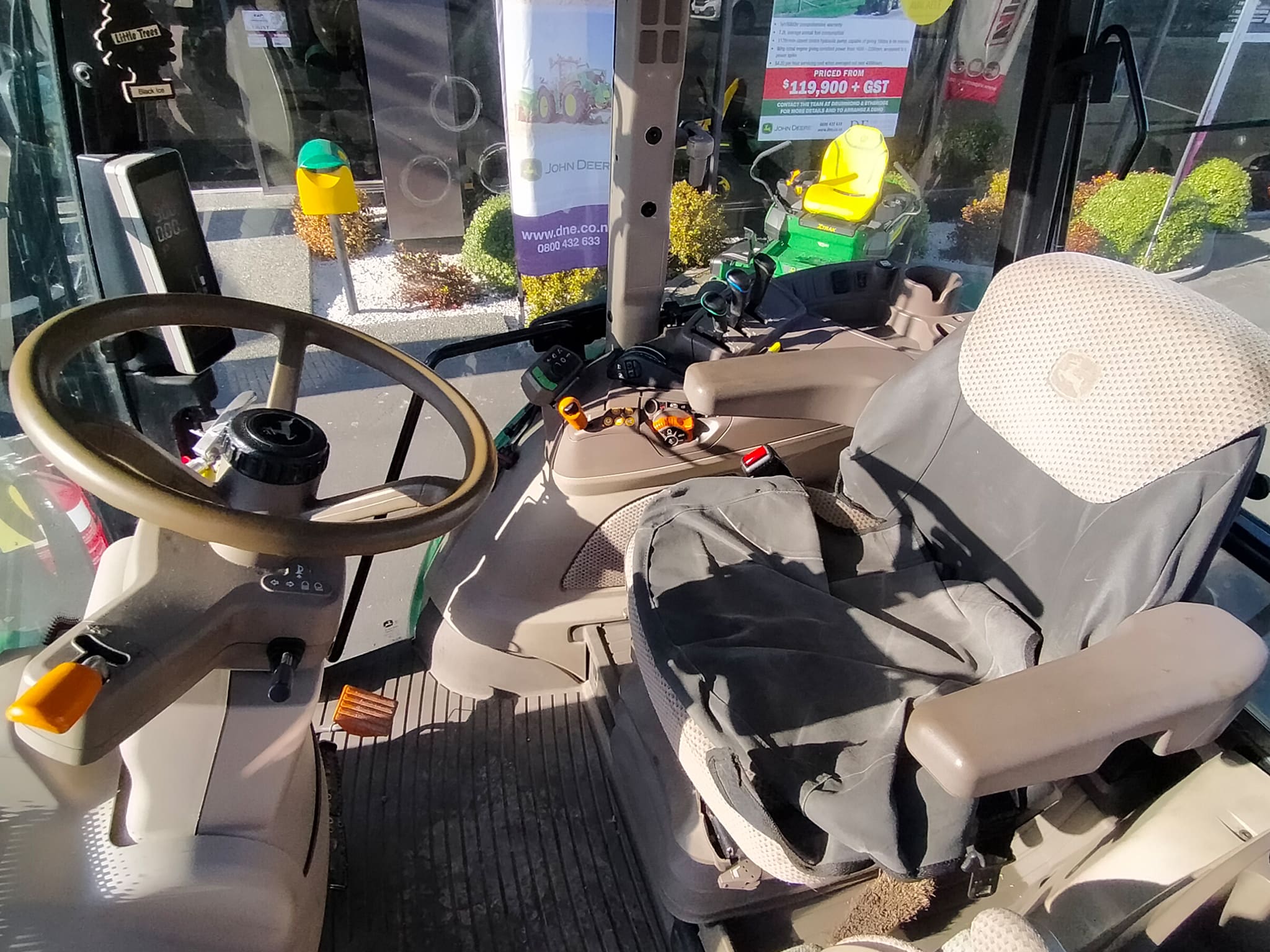 John Deere 5100R - Used Equipment - Drummond & Etheridge