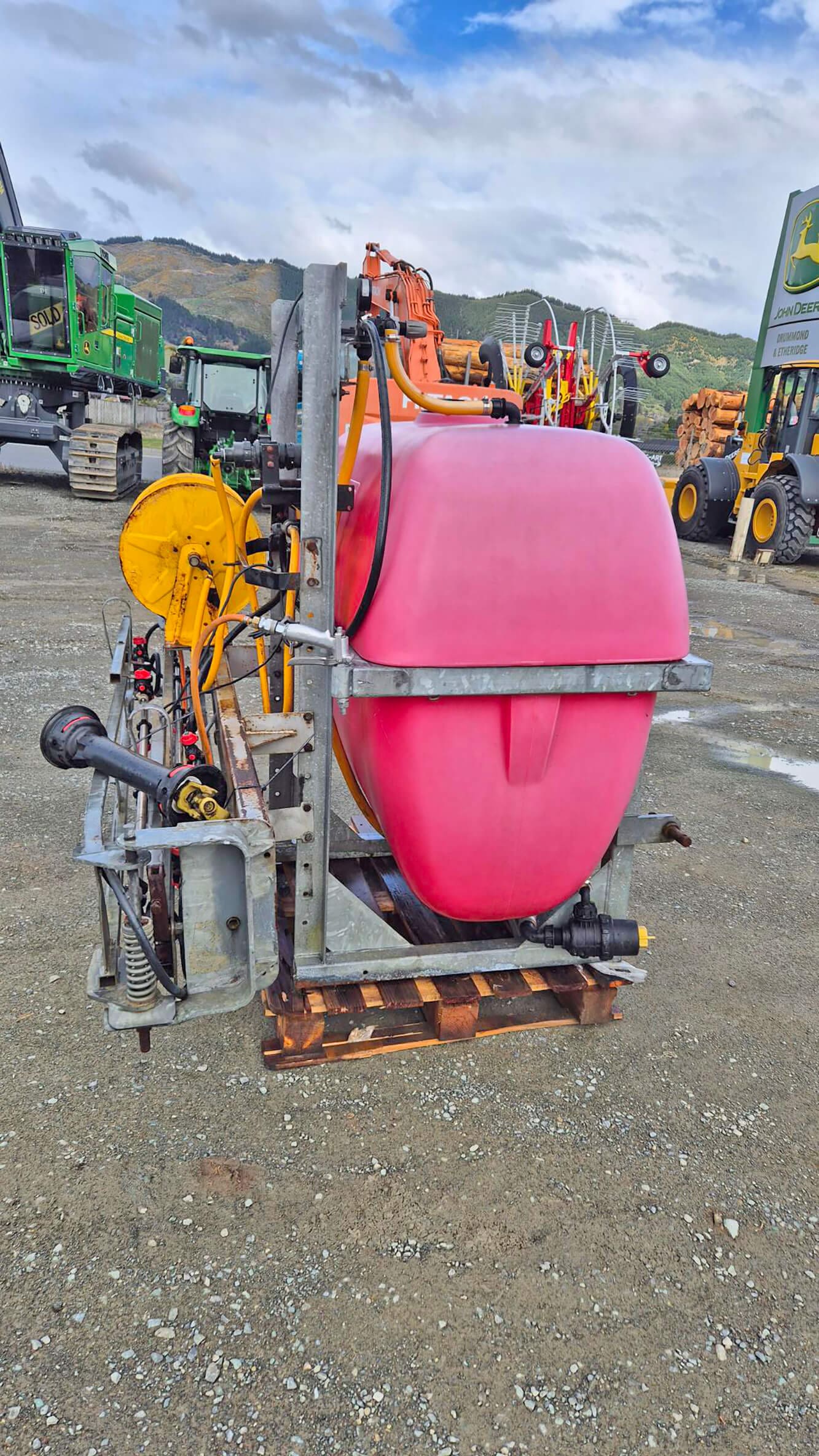 Silvan 800L 8m Sprayer - Used Equipment - Drummond & Etheridge